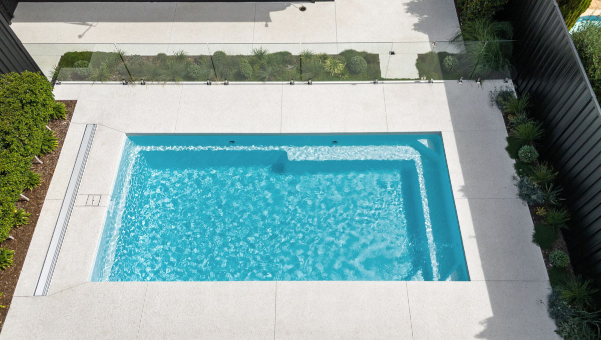 Billabong Alpine White Shimmer 7.5m x 3.8m Northside - Barrier Reef Pools