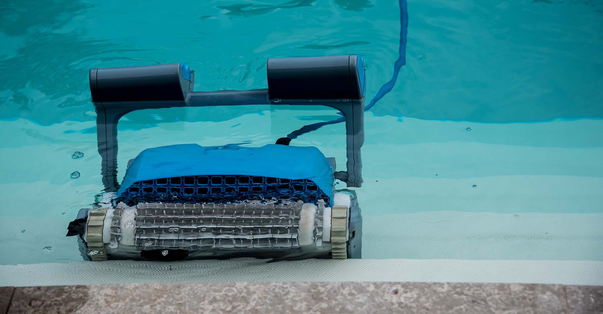 How Do You Clean A Fibreglass Pool? - Barrier Reef Pools